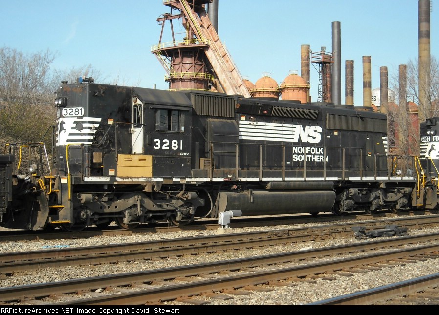 NS SD40-2 3281